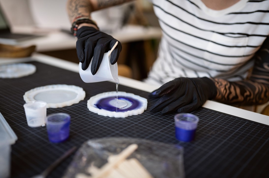 Essential Safety Tips for Handling Epoxy Resin ─ 2024 Guide - Lockerz