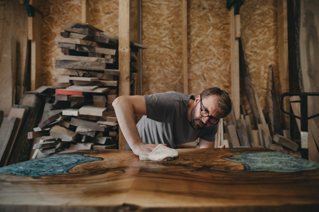 Essential Safety Tips for Handling Epoxy Resin ─ 2024 Guide - Lockerz