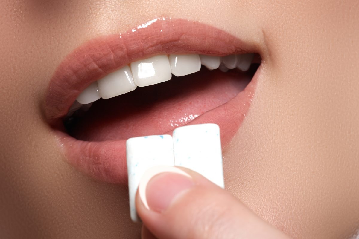 Breath Mints vs. Gum - Which Lasts Longer and Works Better? - Lockerz